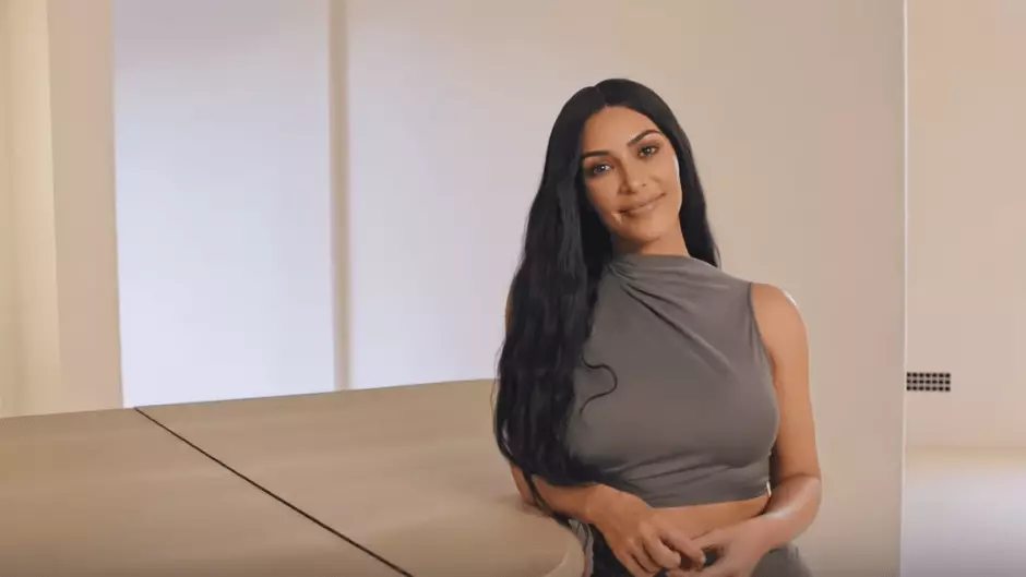 Kim Kardashian, 73 kérdés