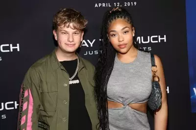 Jordyn Woods oo xidhan dhar cawlan oo uu la socdo Justin Roberts