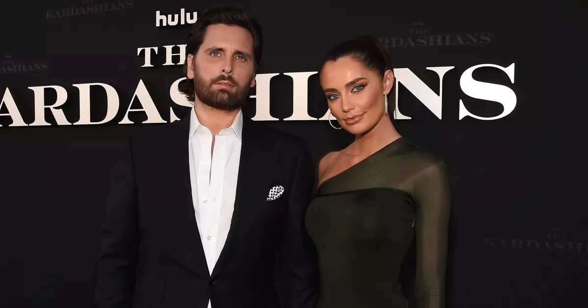 Scott Disick, Rebecca Donaldsonin Red Carpet -debyytti: katso kuvat