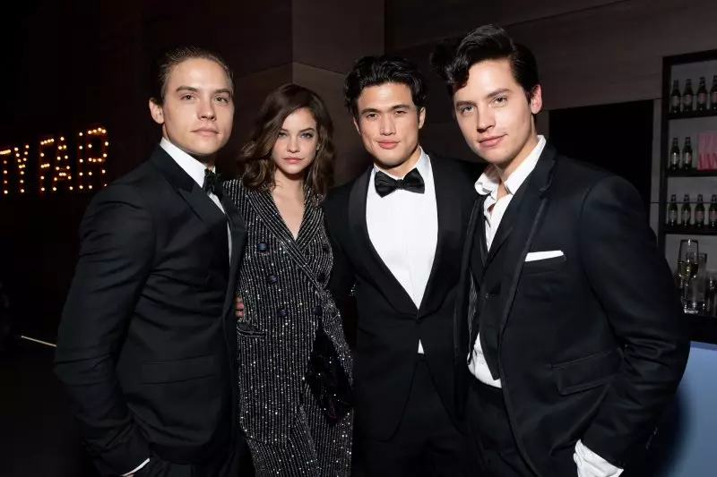 Dylan Sprouse, Barbara Palvin, Charles Melton a Cole Sprouse