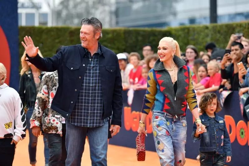 blake-shelton-gwen-stefani-urâte-păpuși