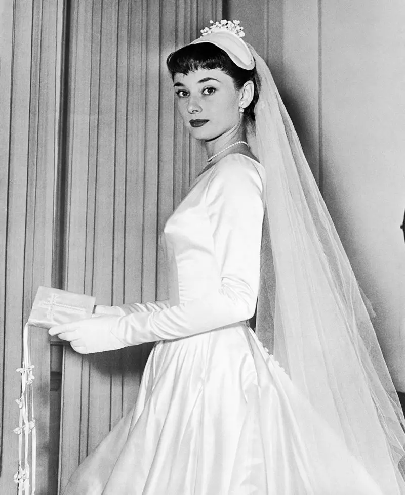 Audrey Hepburn មើលទៅលេចធ្លោជាងគេ