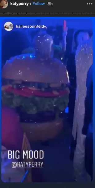 Katy Perry Burger outfit ma gala 2019