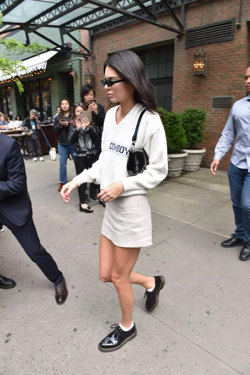 Kendall Jenner nyc mini suknja