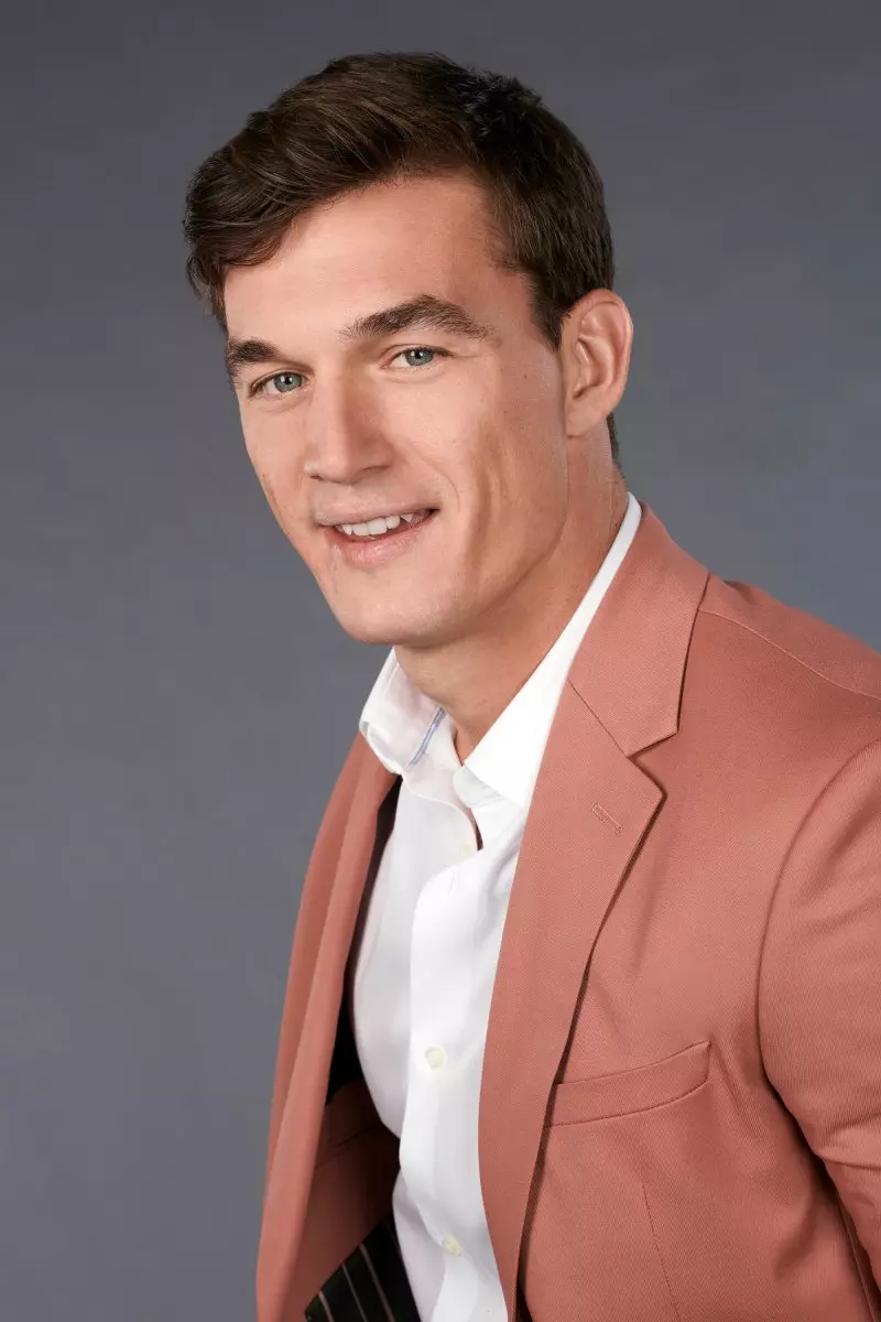 Tyler C. nu bachelorette hannah coklat Florida kontestan modél pamaén bal