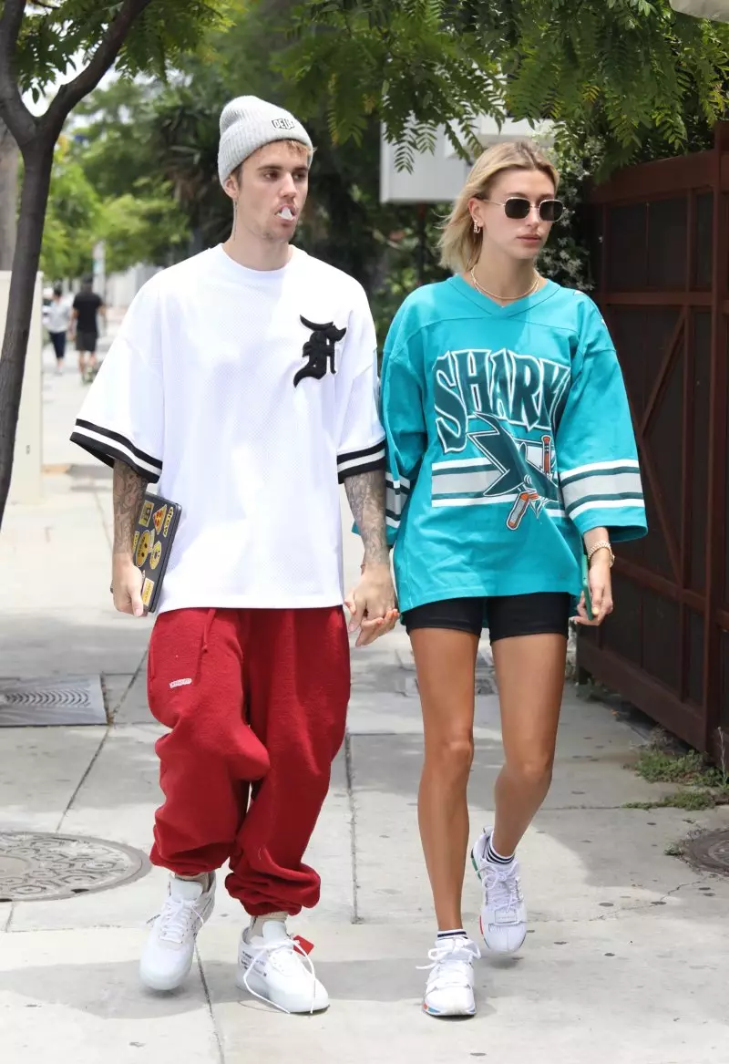 Justin Bieber ati Hailey Baldwin igbeyawo ibasepo ni ife dani ọwọ