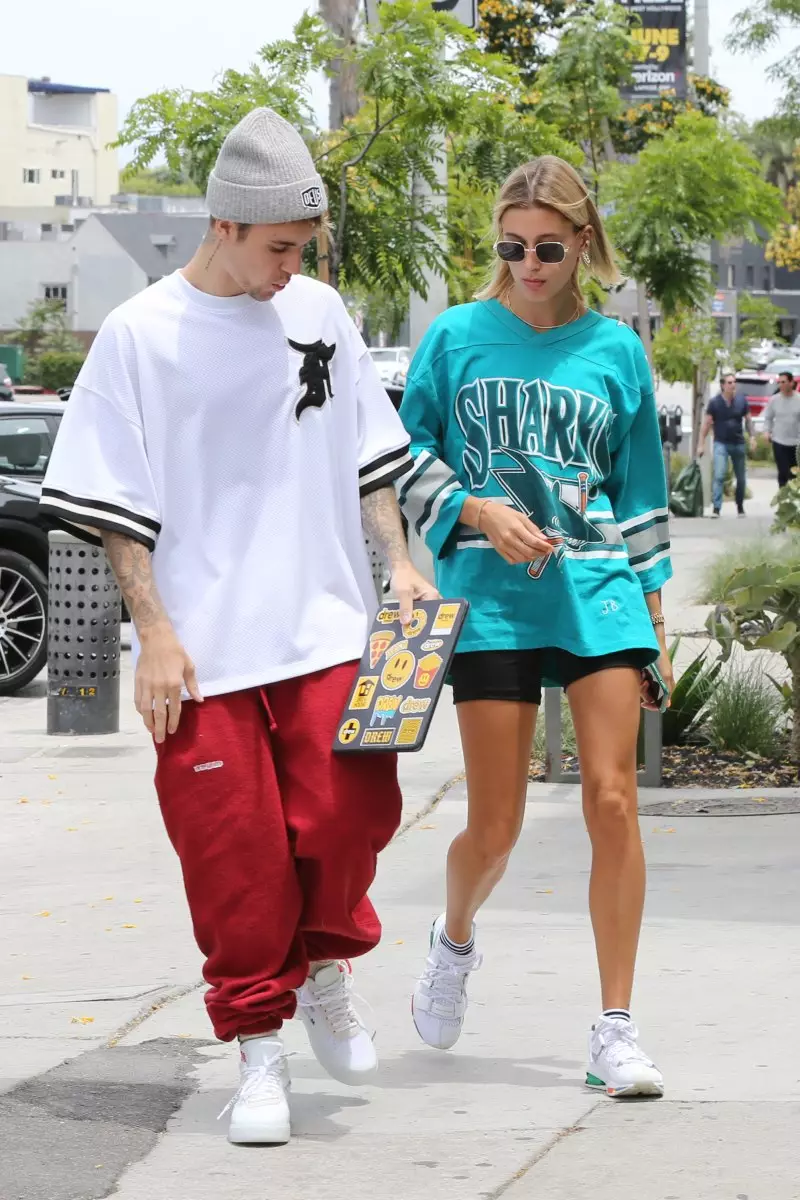 Justin Bieber und Hailey Baldwin gehen zum Mittagessen in die Streetstyle-Hochzeit von Zinc Date in Los Angeles