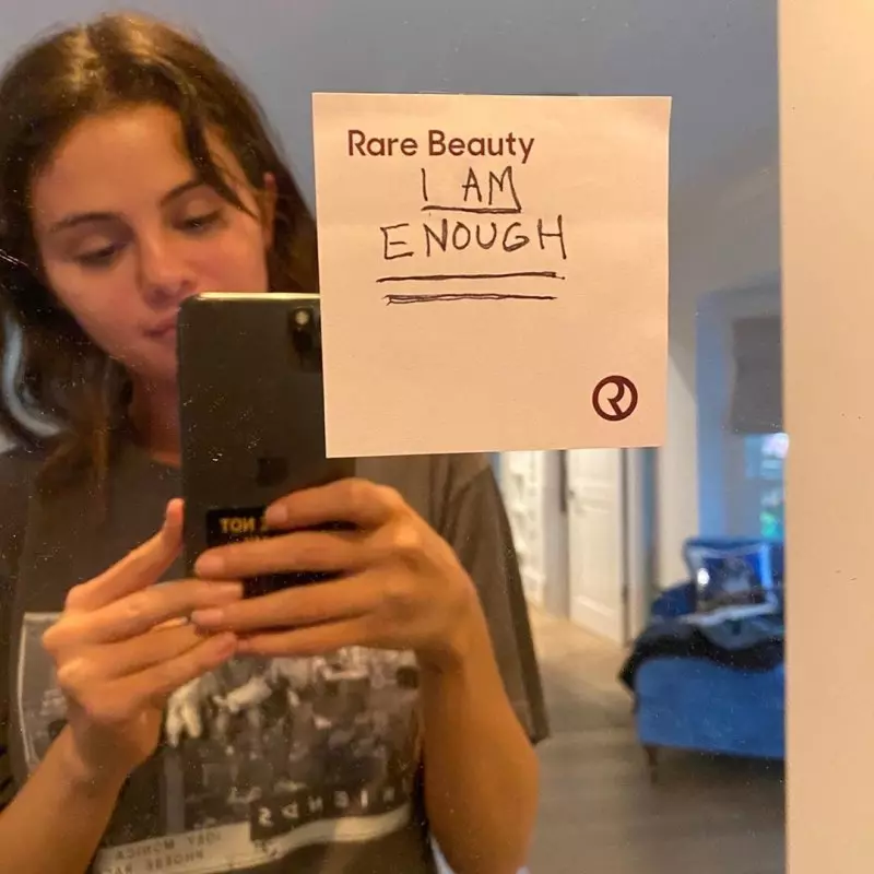 Selena Gomez Makeup-Free Selfie