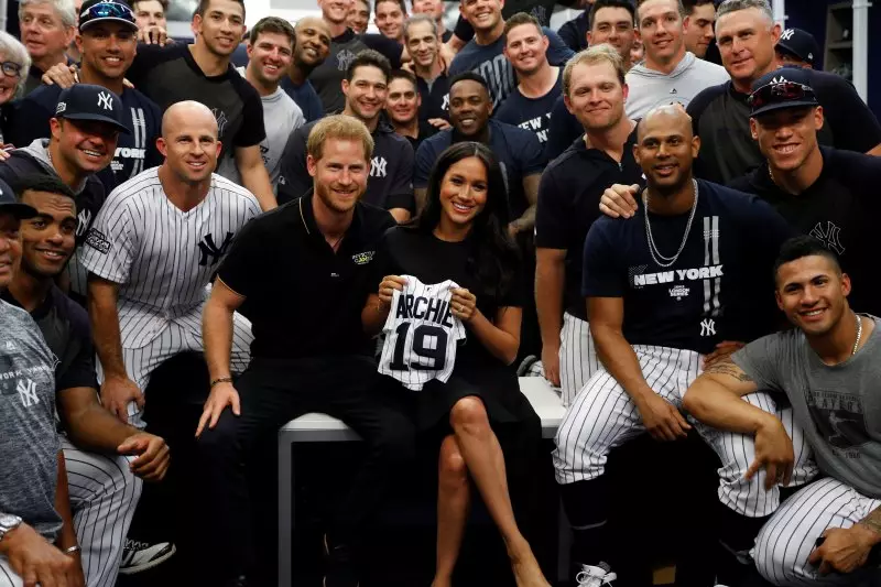 Meghan Markle dhe Princi Harry në një lojë Yankees kundër Red Sox në Londër