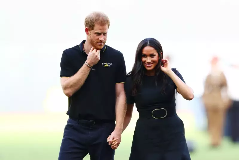 Meghan Markle og Harry prins í Yankees vs Red Sox leik í London