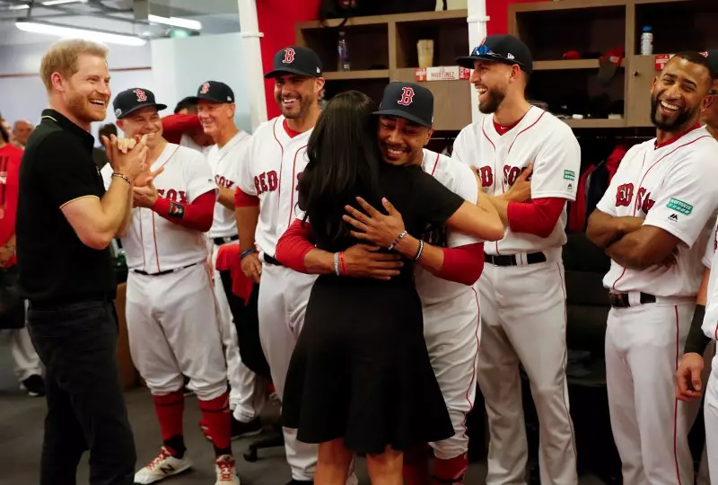 Meghan Markle dhe Princi Harry në një lojë Yankees kundër Red Sox në Londër