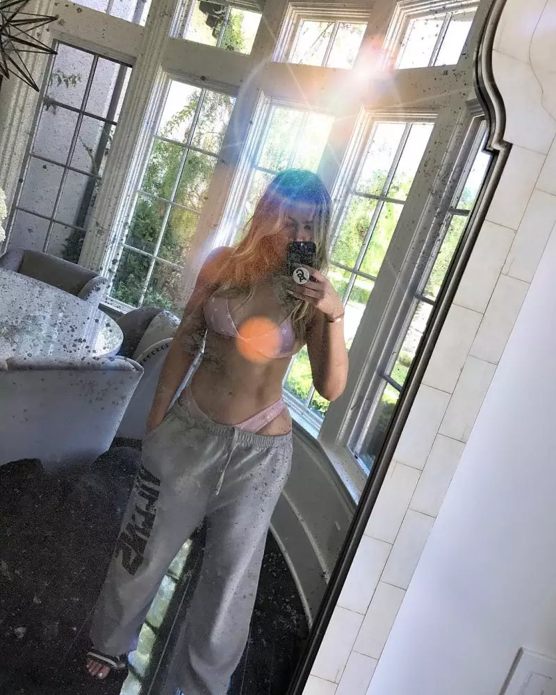 ~ Continuez ~ avec les photos de bikini les plus sexy de Khloe Kardashian au fil des ans