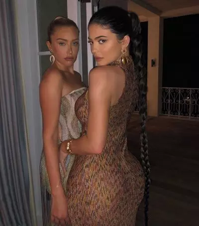 Kylie Jenner agus Stassie Karanikolaou