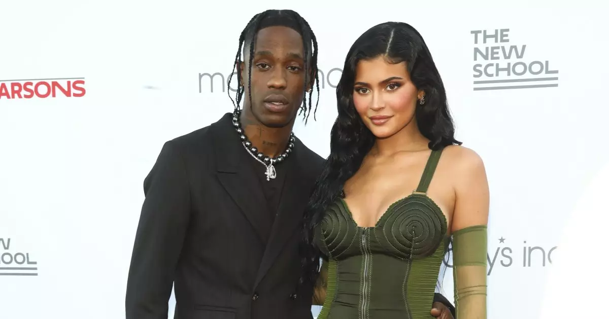 Èske Kylie Jenner ak Travis Scott angaje? Koup akeyi ti bebe nimewo 2