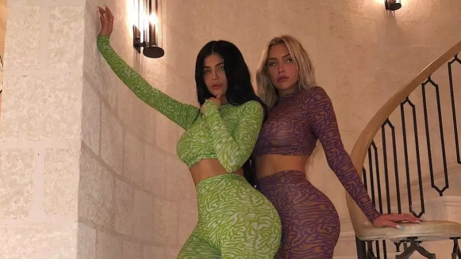 Wè Double! Chak fwa Kylie Jenner ak BFF Stassie te mete abiman matche: Foto