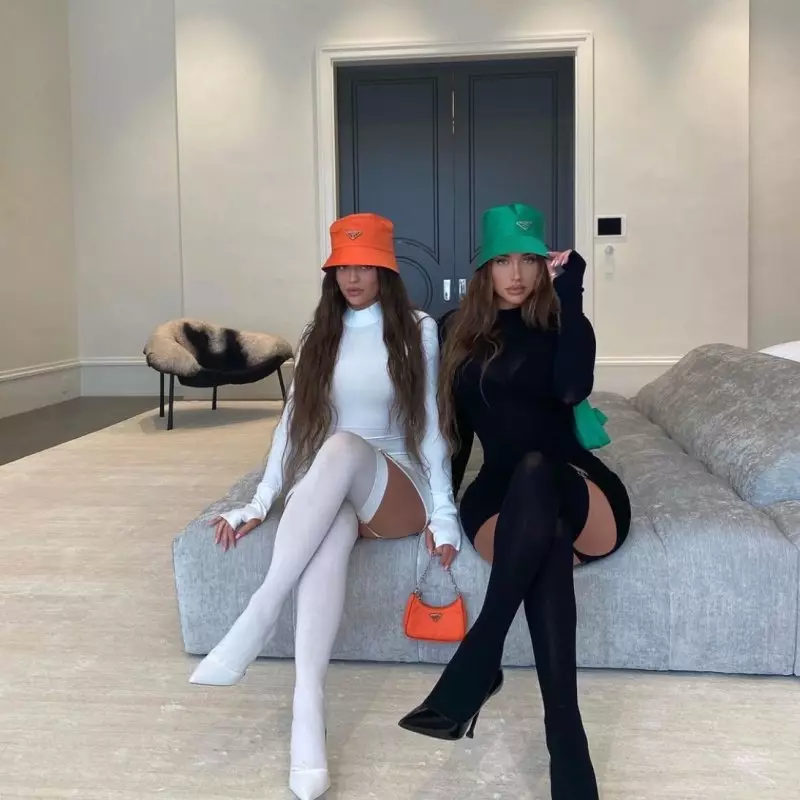 Wè Double! Chak fwa Kylie Jenner ak BFF Stassie te mete abiman matche: Foto