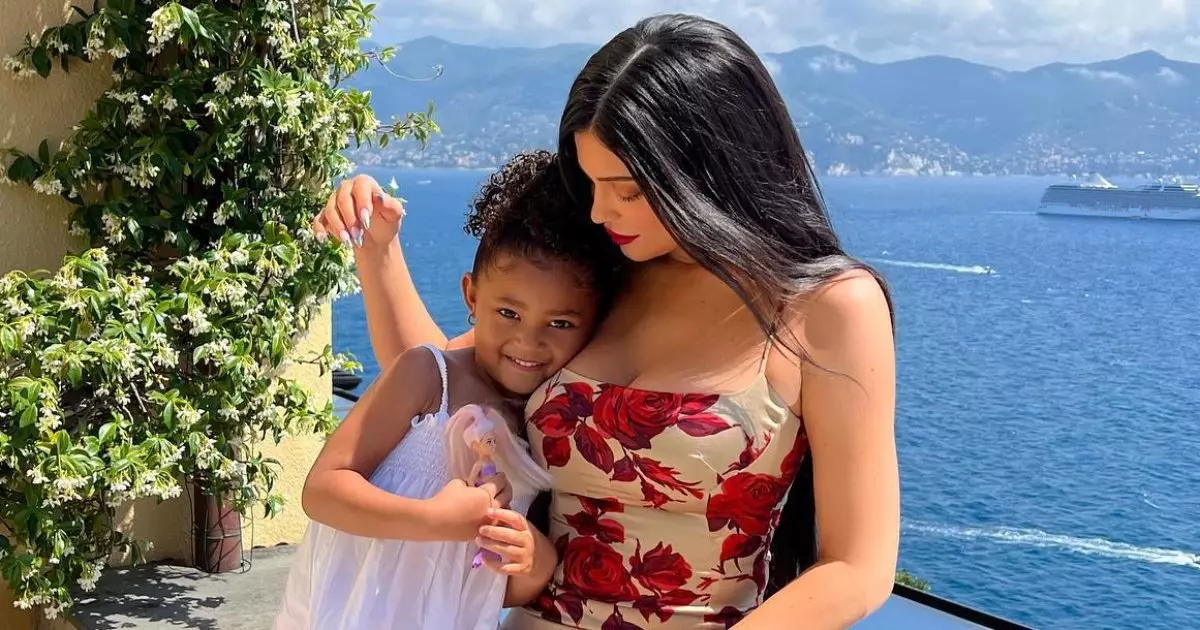 UKylie Jenner kunye neStormi Webster's Sweetest Mommy-Ntombi Amaxesha