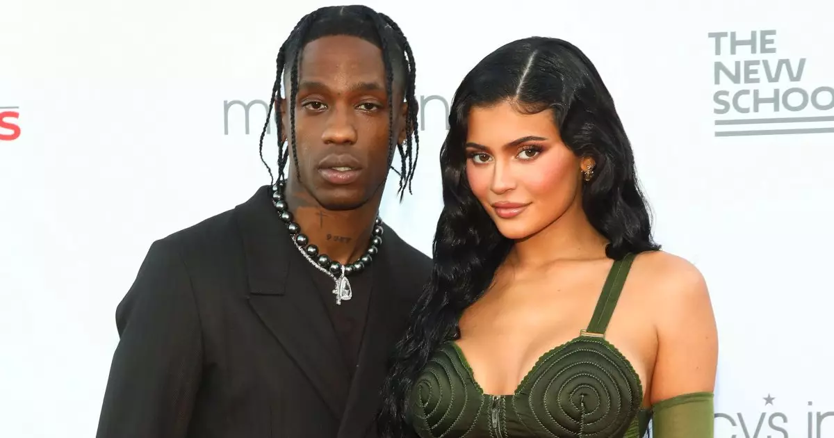 Kylie Jenner ducanî ye, Bi Travis Scott re li benda pitika jimare 2 ye