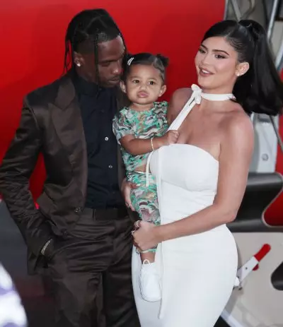 Travis Scott Stormi Webster Kylie Jenner 'Look Mom I Can Fly' Premiere rooi tapyt