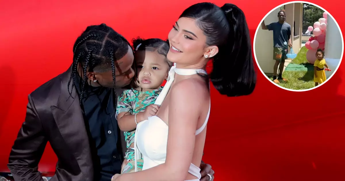 Kylie Jenner e Travis Scott passam o Memorial Day com Stormi Webster