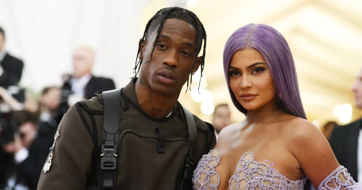 Kylie Jenner e Travis Scott 'pareciam um casal' em fuga