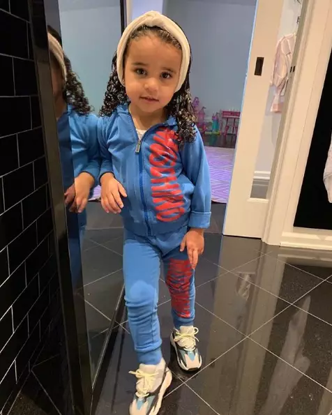 Dream Kardashian en un chándal de Moschino