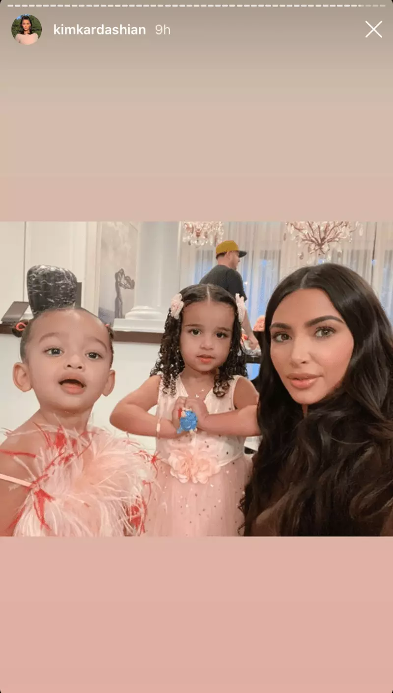 Fiesta de cumpleaños de ensueño de Kardashian con primos