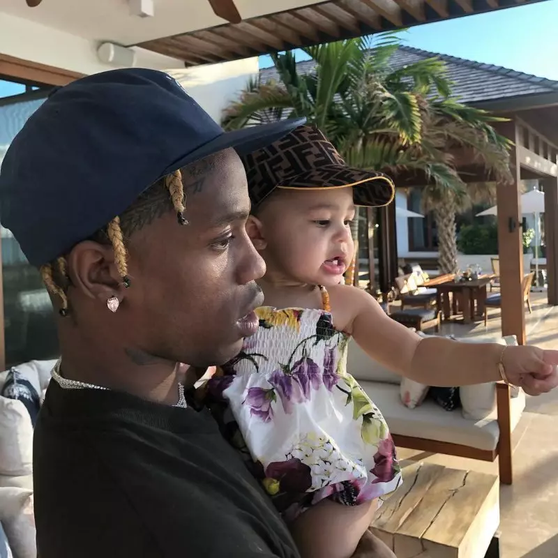 Sombrero Fendi de Stormi Webster