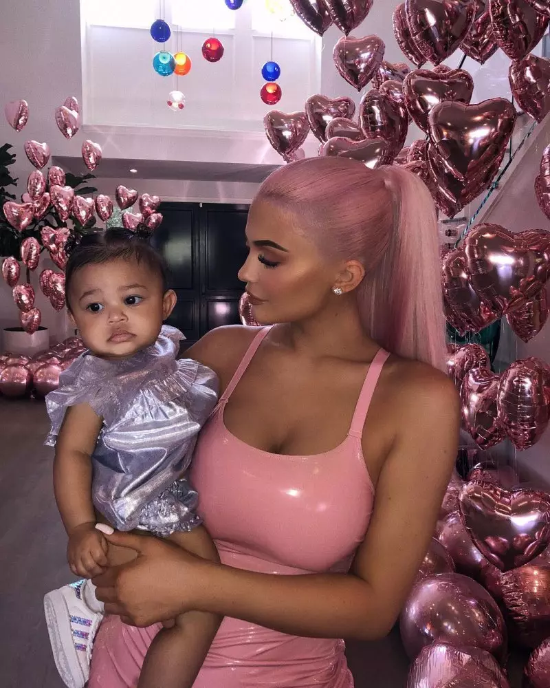 Kirasê Zîv ê Sparkly Stormi Webster