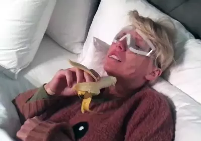 Taylor Swift werkte bananen Lasik-oogoperatie op Hilarisch