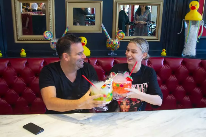 Lala Kent ma Randall Emmett fa'aipoipo o lo'o fiafia i toafa i le Sugar Factory i Las Vegas