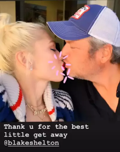 Gwen Stefani ve Blake Shelton Öpüşme