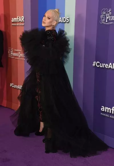 لباس مجلسی مشکی کریستینا آگیلرا 2019 amfAR Gala، لس آنجلس، ایالات متحده آمریکا - 11 اکتبر 2019