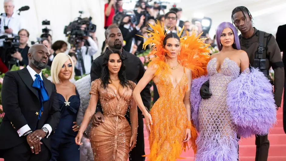 O lo'o fa'amanuia le aiga o Kim Kardashian ia te ia se aso fanau fiafia ile Instagram