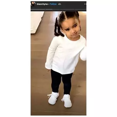 Dream Kardashian fær nýtt stærri par af skóm, sætt myndband