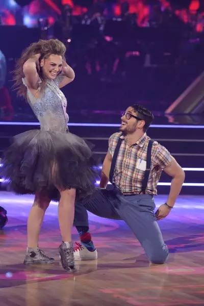 HANNAH BROWN, ALAN BERSTEN Cadılar Bayramı Temalı Caz Dansı DWTS'de