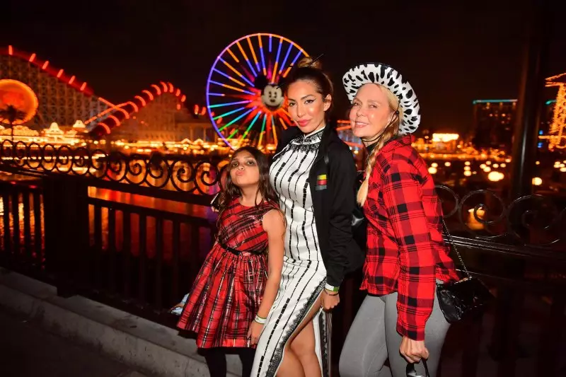 Farrah Abraham ទៅ Disneyland ជាមួយកូនស្រី និងម៉ាក់របស់នាង