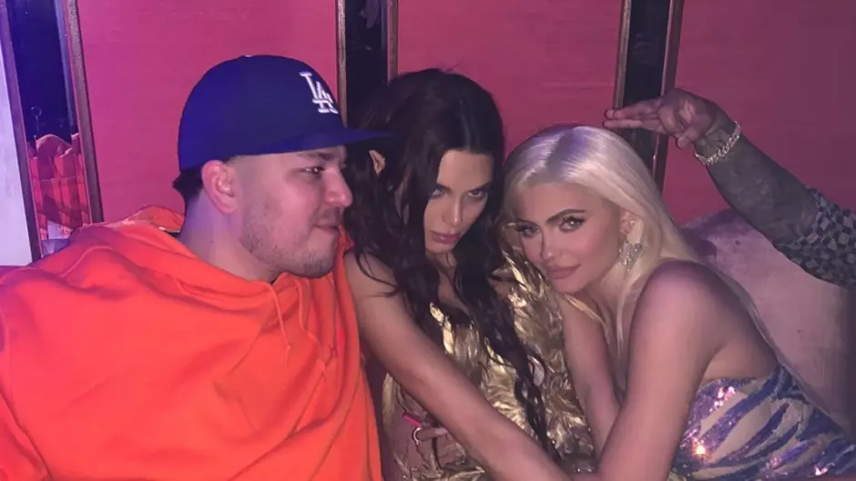 Rob Kardashian, Kendall Jenner en Kylie Jenner op Kendall's Halloween-verjaardagsfeestje