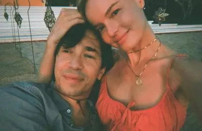 Kate Bosworth ndi Justin Long Ali Okondwa M'chikondi: M'kati mwa Ubale Wamabanja