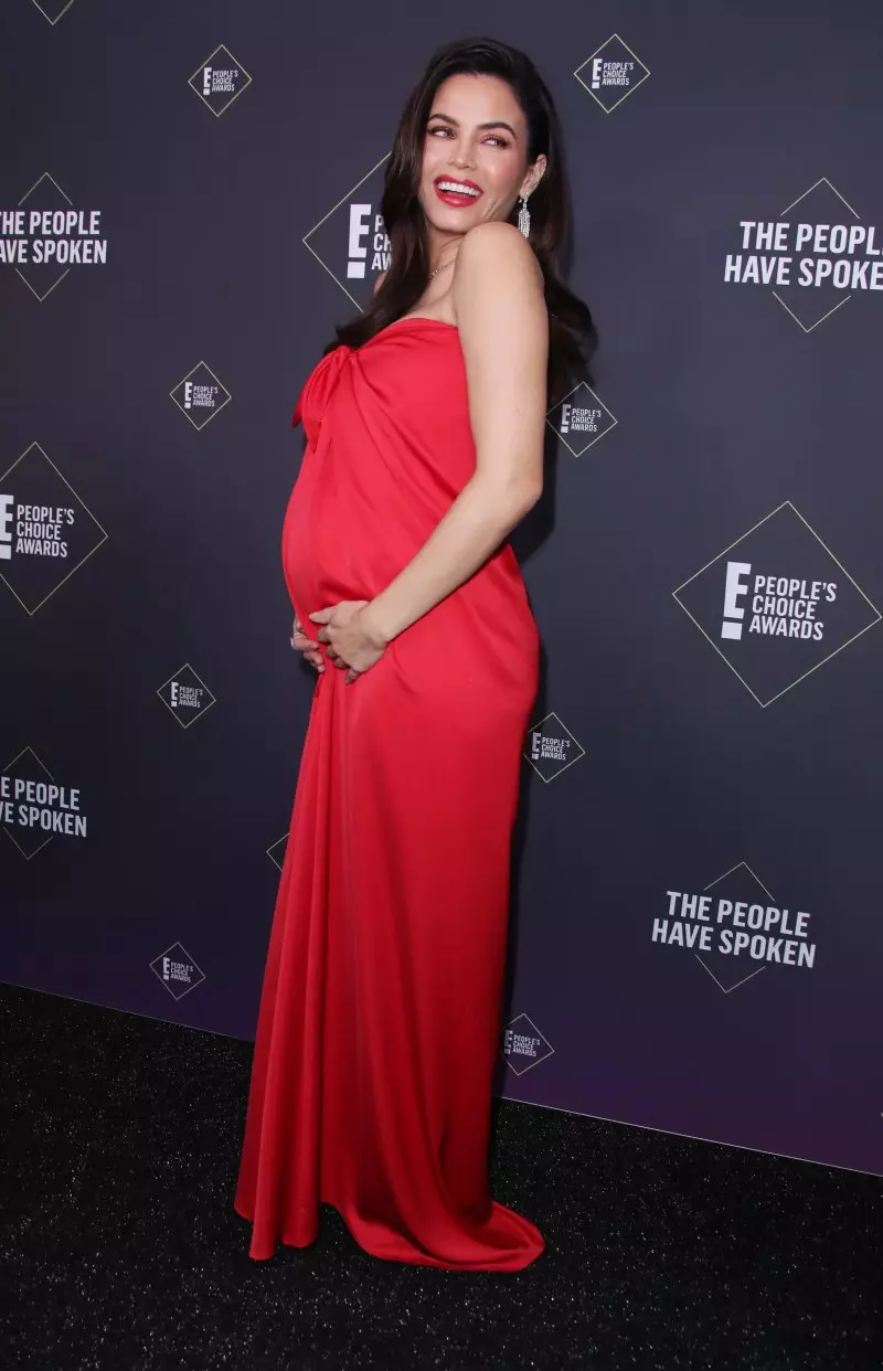 Jenna Dewan u crvenoj haljini