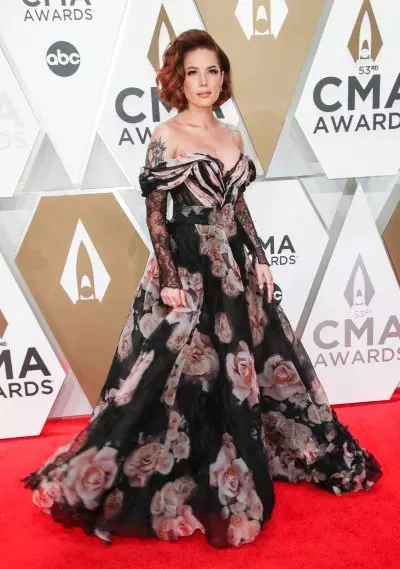 CMAs 2019 Halsey