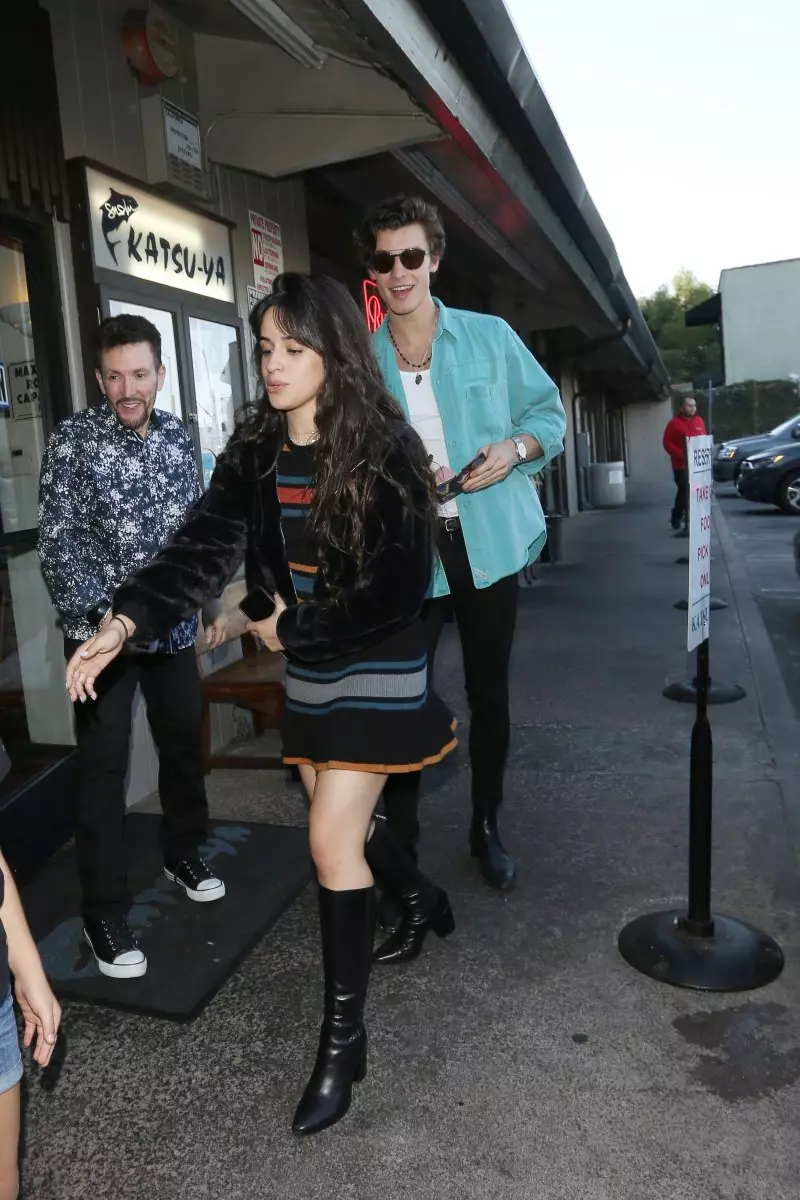 Shawn Mendes ndi Camila Cabello Amapita ku Sushi