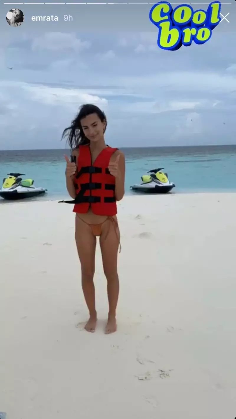 Эмили-Ратайковски-Мальдивы-отпуск