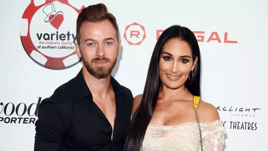 Nikki Bella lembra coñecer os pais de Artem Chigvintsev