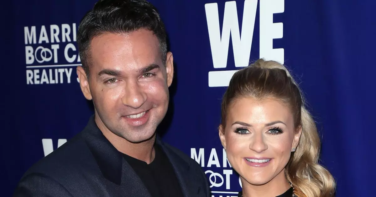 Mike 'The Situation' Sorrentino ndi Lauren Pesce Atumiza Chithunzi cha Honeymoon