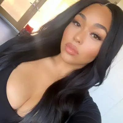 Jordyn Woods está aberto a saír con alguén no ano novo: 