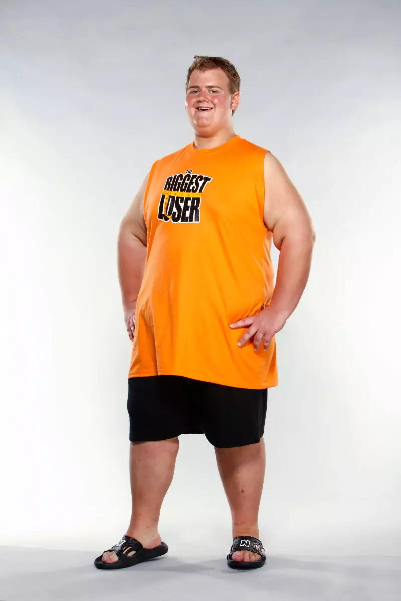 Daniel Wright portant une chemise jaune sur The Biggest Loser