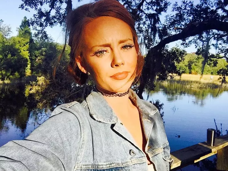 Ngôi sao 'Southern Charm' Kathryn Dennis chụp ảnh tự sướng