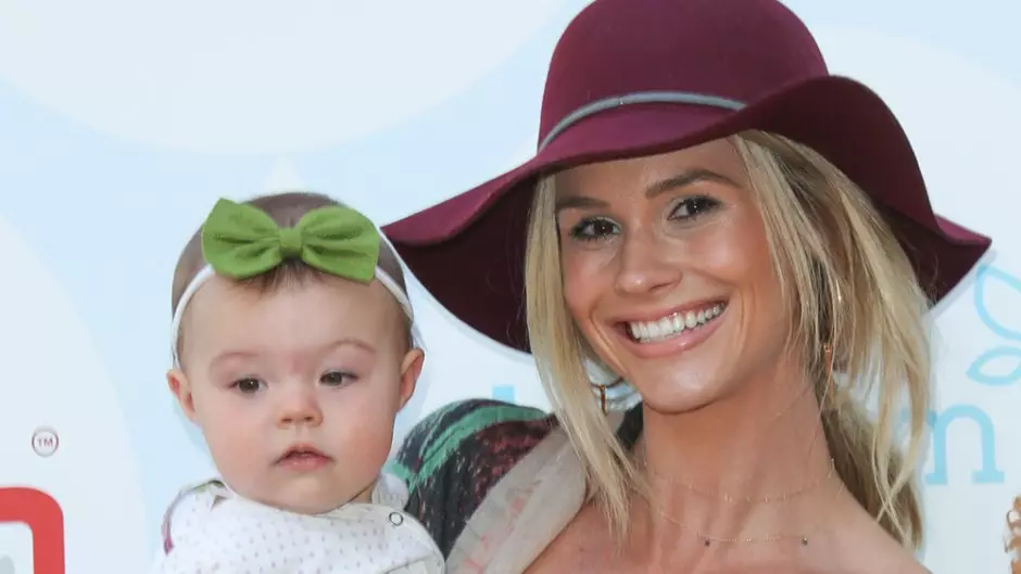 Meghan King Edmonds ali ndi pakati