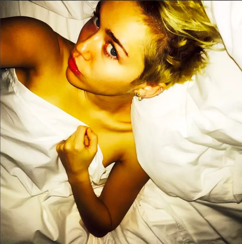 Miley Cyrus in topless